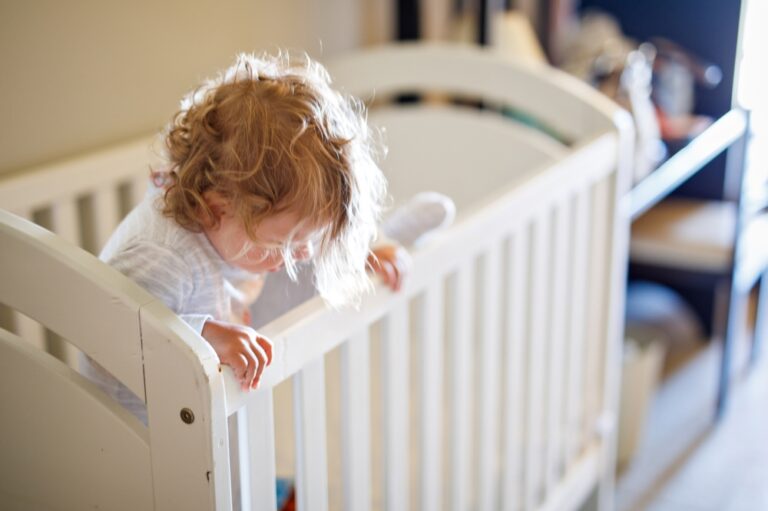 Everything You Need to Know About Your Baby Sleeping Safely in a Cot ...